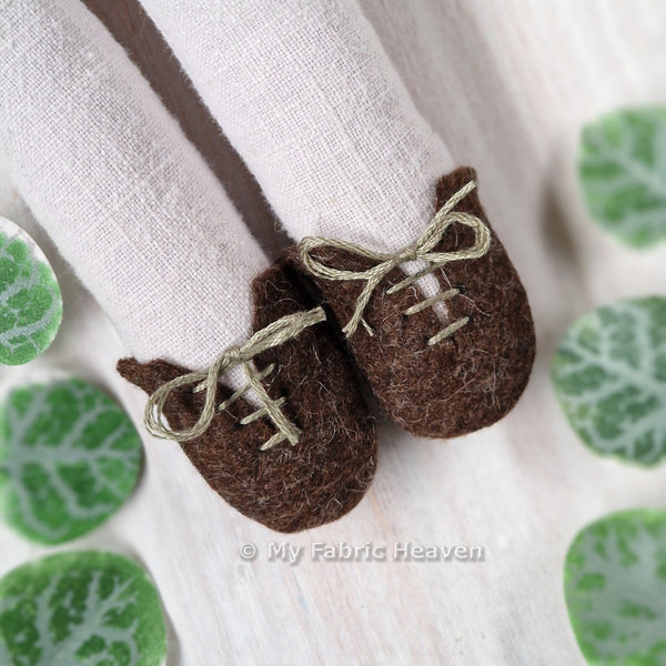 Doll's shoes PDF sewing pattern tutorial – My Fabric Heaven
